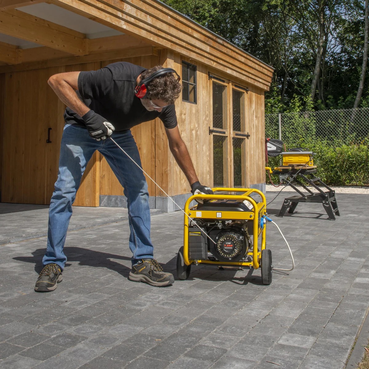 PowerPlus POWX5130 - Rámová elektrocentrála 3000W s regulací AVR ...